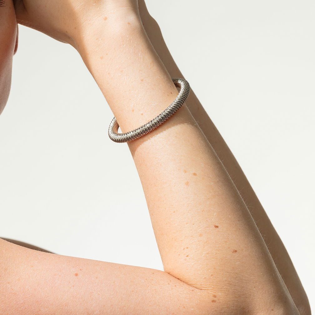 Niessing Now Twist ブレスレット